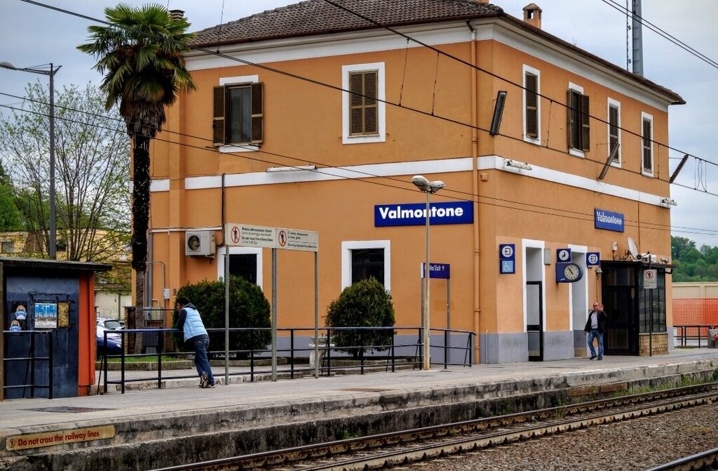 Tren istasyonu Valmontone, Lazio, foto