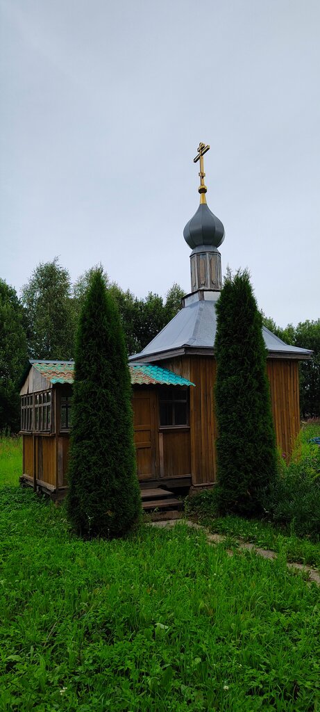 Şapel, haç anıtı Деревянная часовня, Smolenskaya oblastı, foto