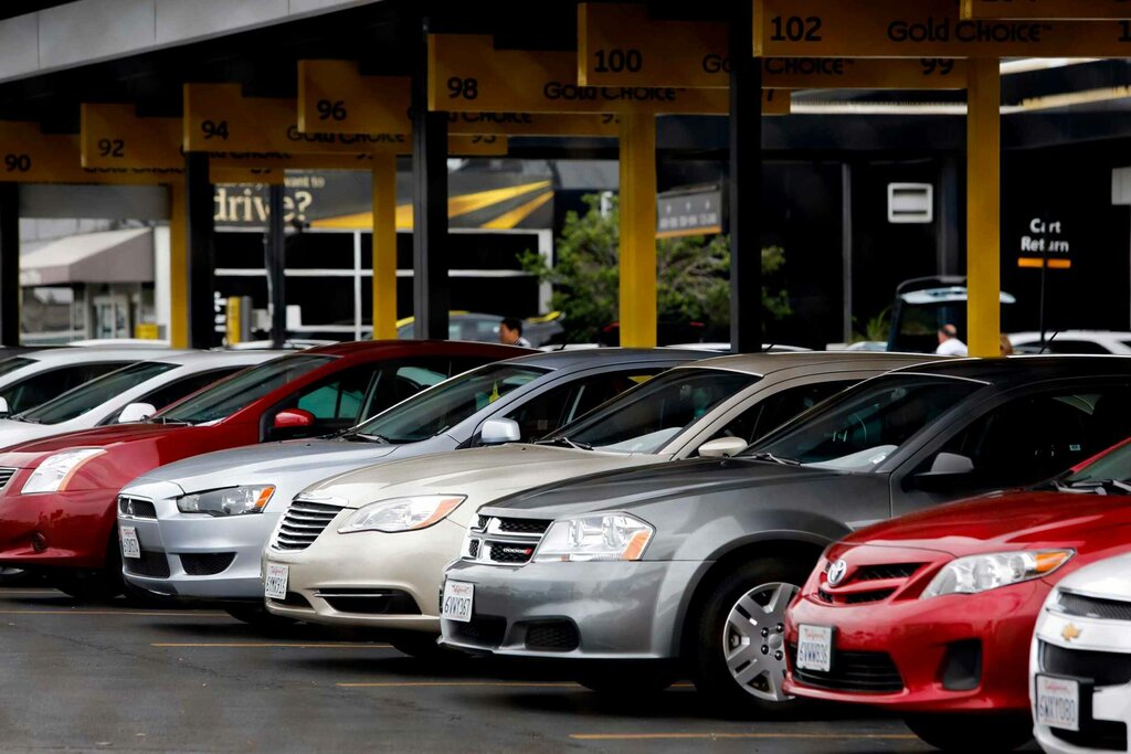 Oto kiralama Faiz Rent a Car, Dubai, foto