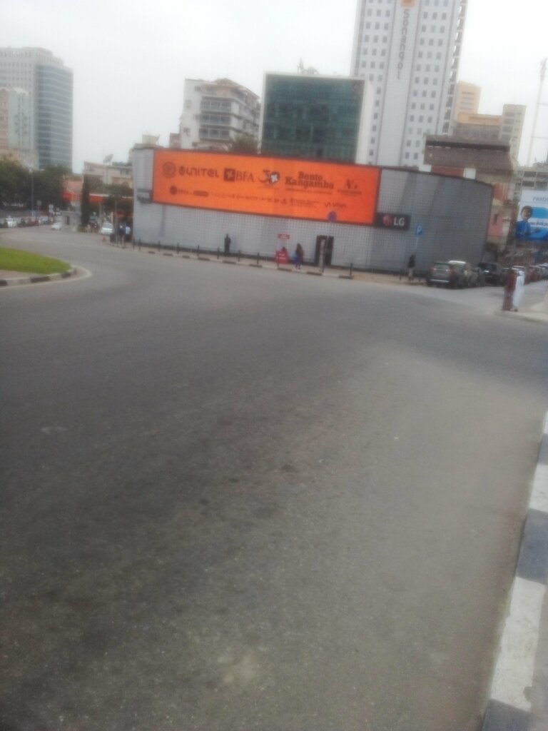 Alışveriş merkezleri Muxima Plazza, Loanda, foto