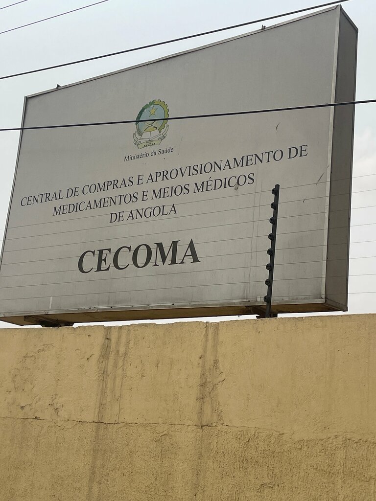 Mini-market Cecoma, Loanda, foto