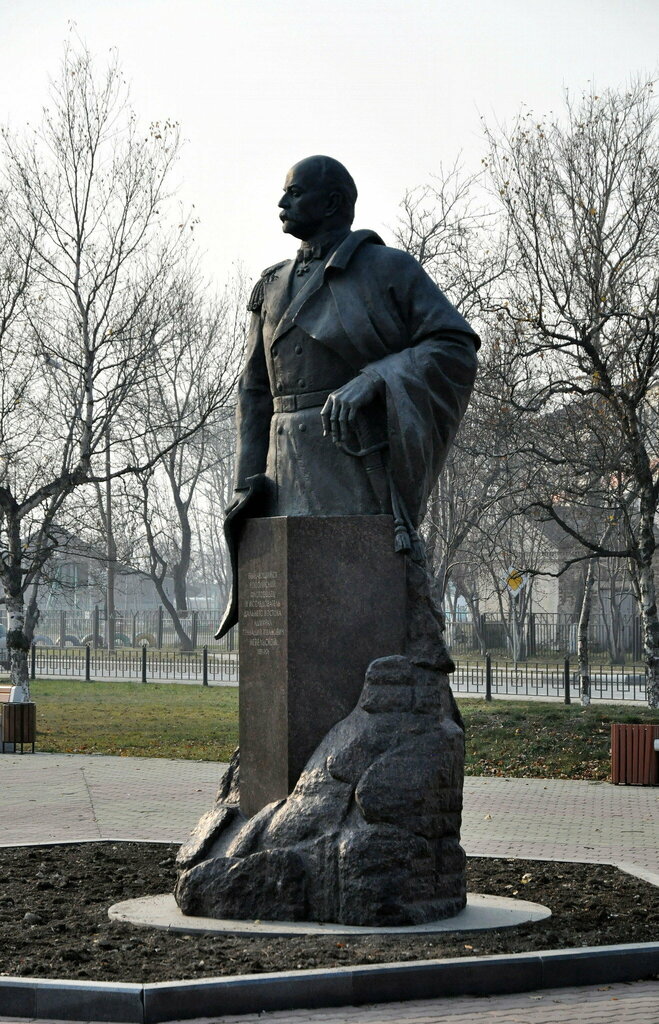 Anıt, heykel Корсаков, Korsakov, foto