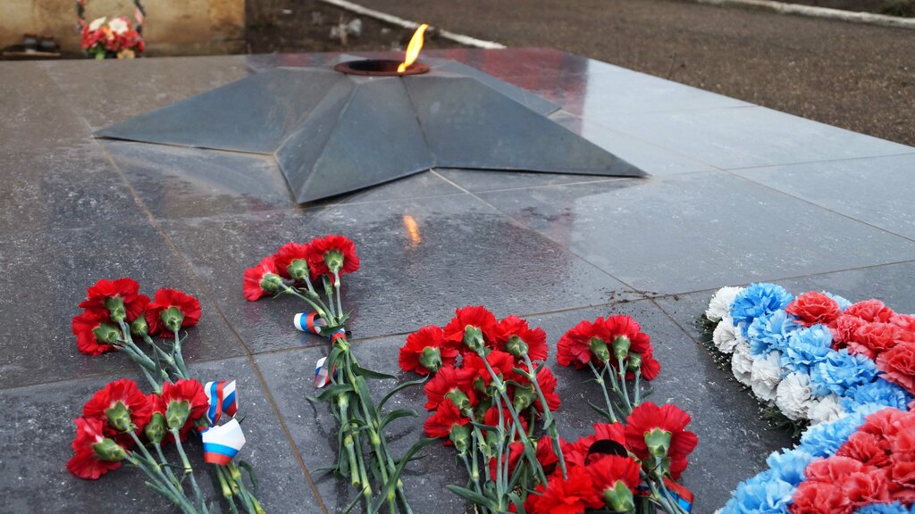 Anıt, heykel Памятник, Krasnodarski krayı, foto