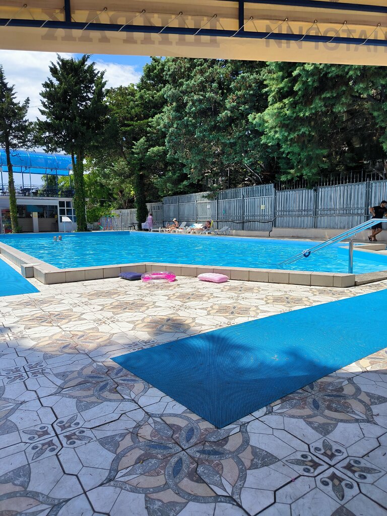 Yüzme havuzları Бассейн, Soçi, foto