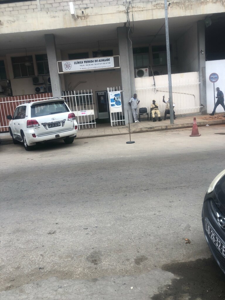 Tıp merkezleri ve klinikler Clinica Privada do Alvalade, Loanda, foto