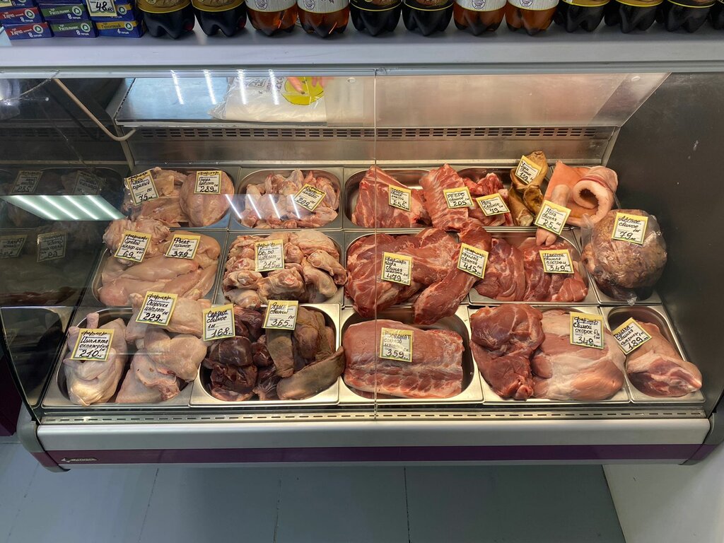 Kasap, şarküteri Мясник и Pig, Tver, foto