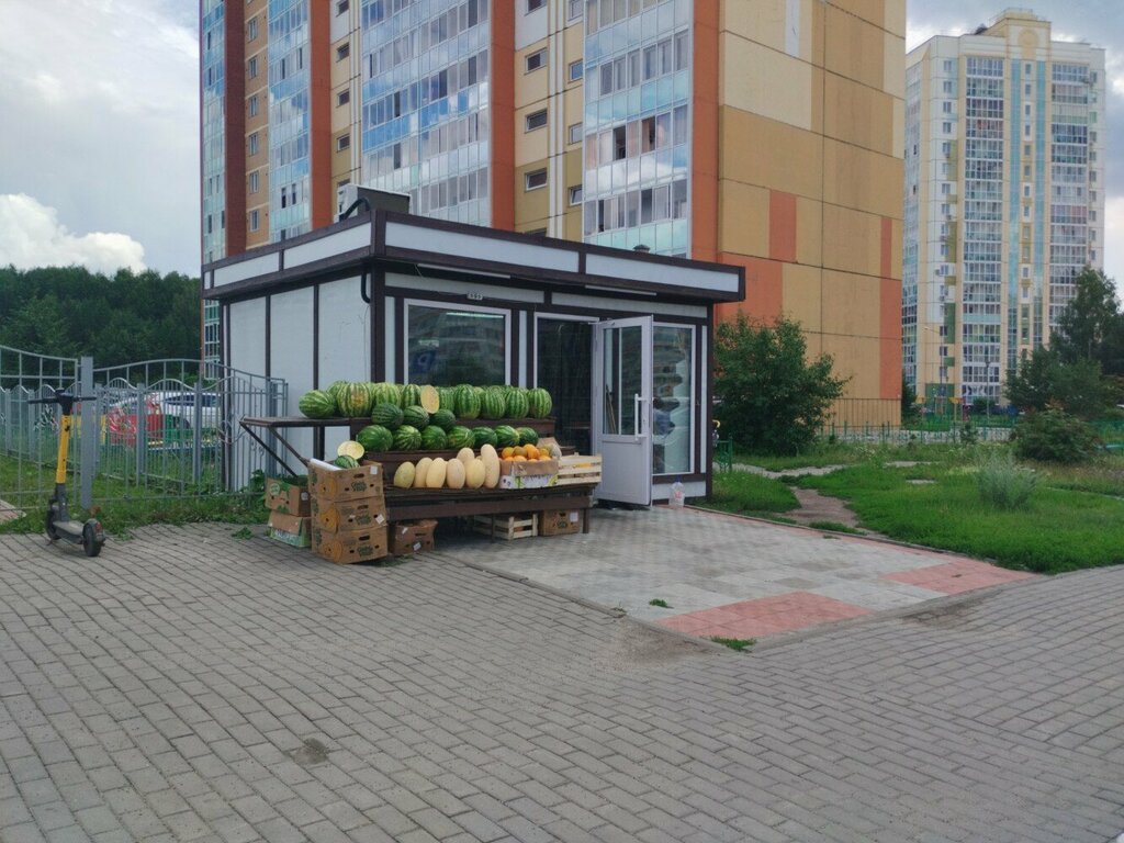 Manavlar Овощи и фрукты, Tomsk, foto