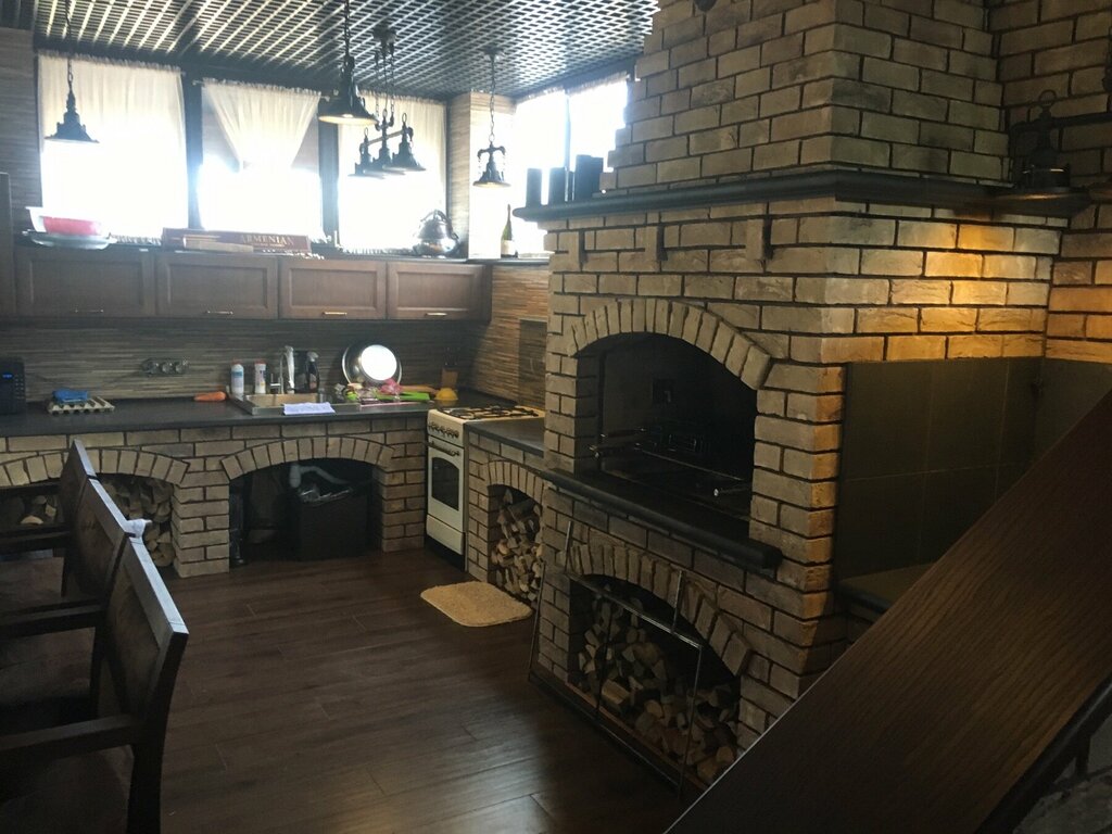 Çitler, parmaklıklar Fireplaces Of The Crimea, Simferopol (Akmescit), foto