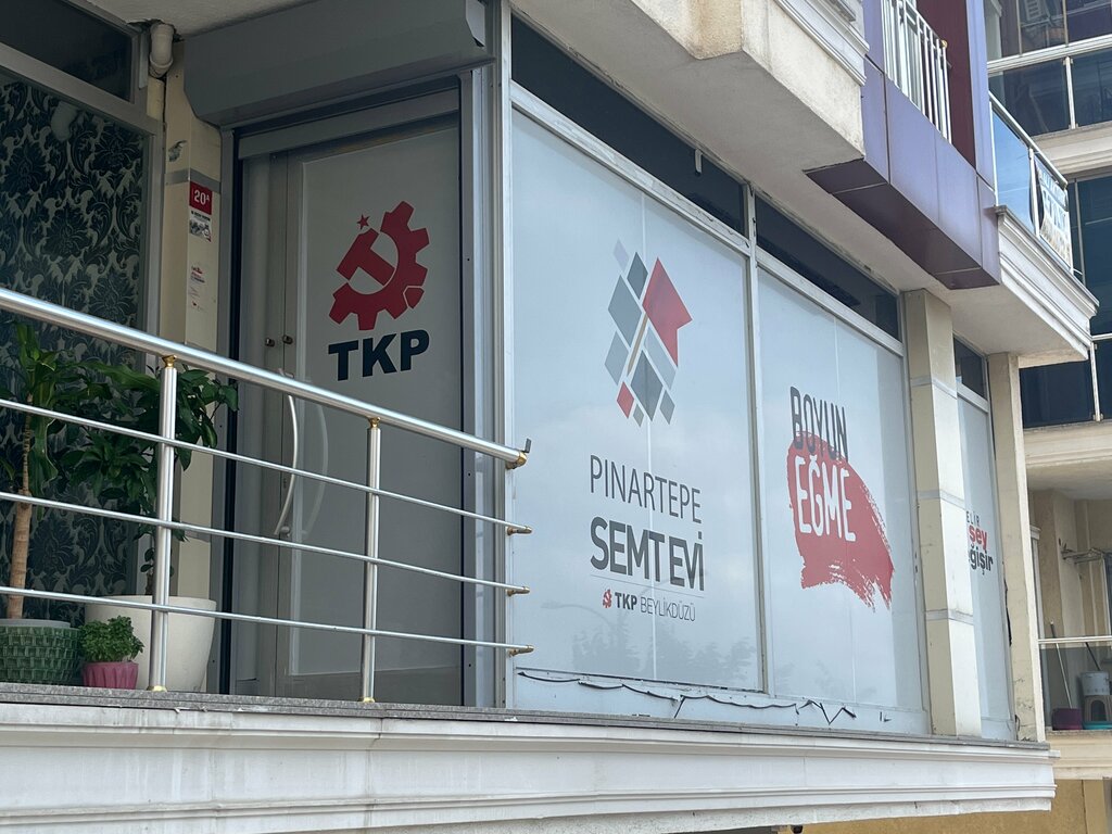 Siyasi partiler Tkp Pınartepe Semtevi, İstanbul, foto