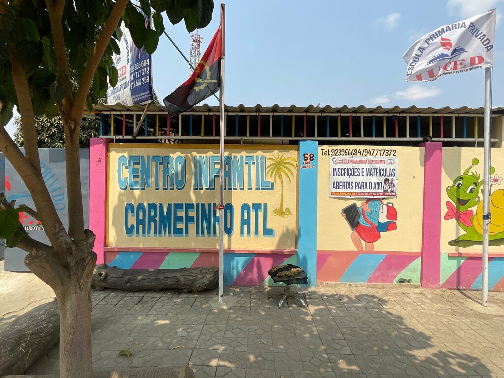 Yüksekokul Colégio Carmenfinho & Creche, Atl, Loanda, foto
