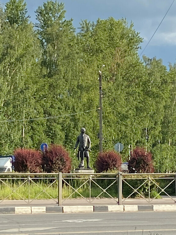 Anıt, heykel И.И. Ползунов, Velikiy Novgorod, foto