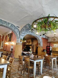 Domashniy Ochag (Tsentralnaya ulitsa No:1, gorodskoy posyolok Novoselye), restoran  Saint‑Petersburg ve Leningradskaya oblastından