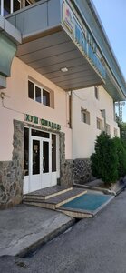 Suğd (Sughd Province, Panjakent, ulitsa M. Sheralizoda), otel  Pencikent'ten