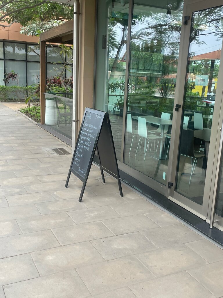 Ekmek fırını Delicias Da Madalena, Loanda, foto