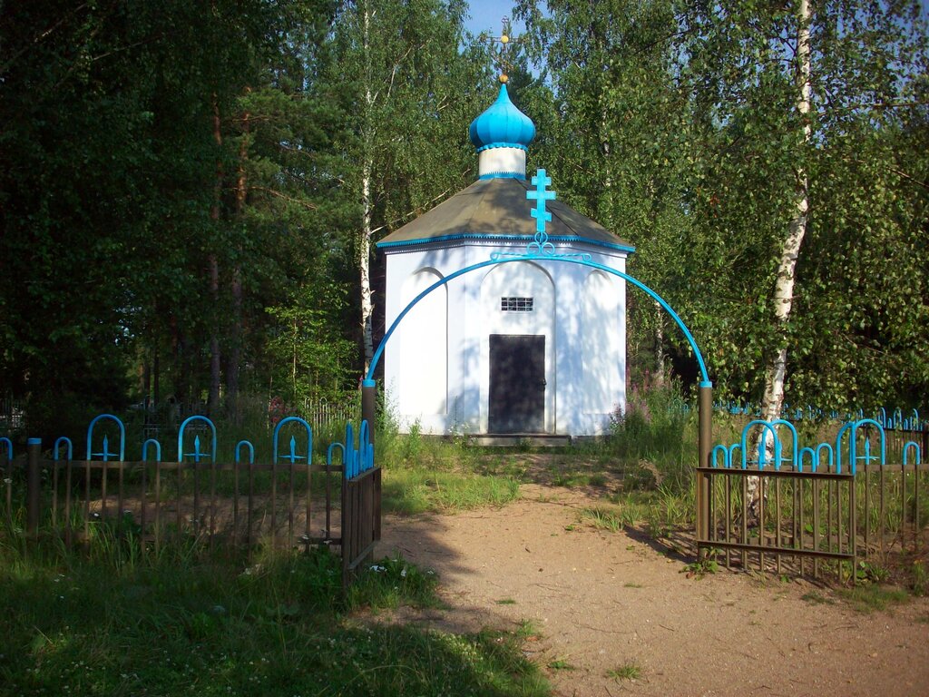 Şapel, haç anıtı Часовня Успения Пресвятой Богородицы, Smolenskaya oblastı, foto