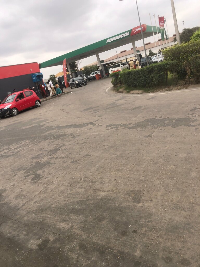 Benzin istasyonu Pumangol, Loanda, foto