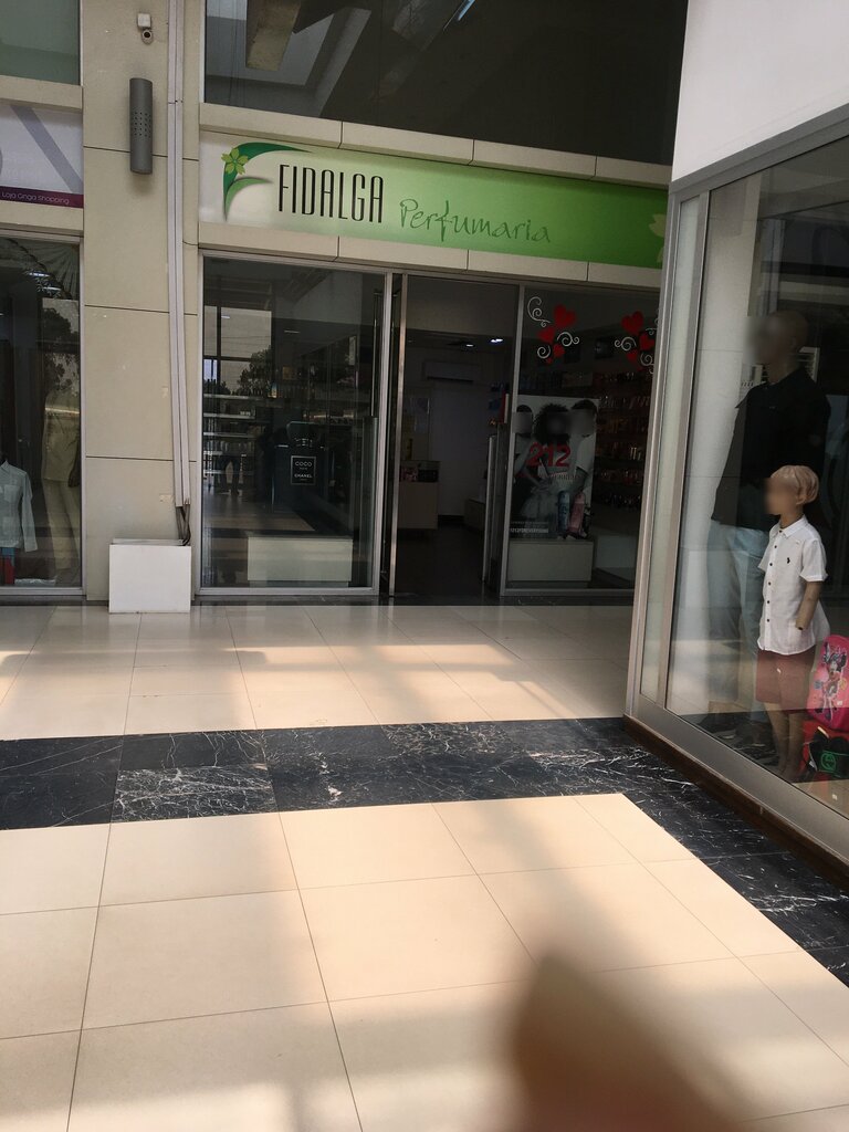 Kozmetik ve parfümeri mağazaları Fidalga Perfumaria Ginga Shopping, Loanda, foto