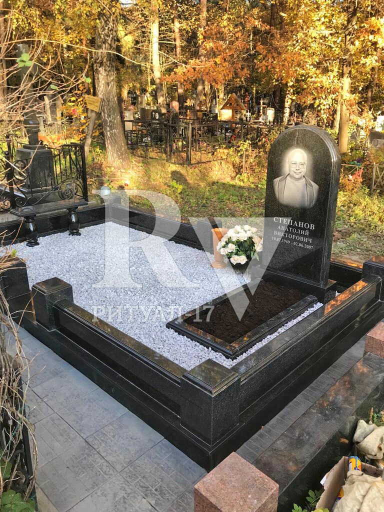 Heykel ve mezarlık taşı üreticileri Ritual-17, Moskova, foto