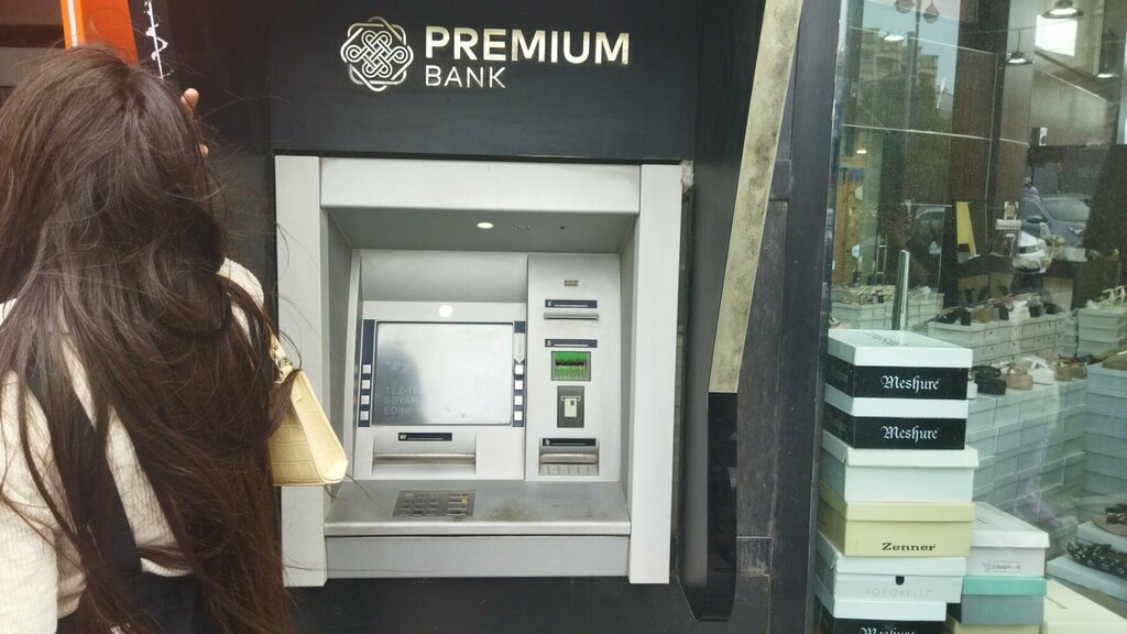 ATM'ler Premium Bank, Bakü, foto
