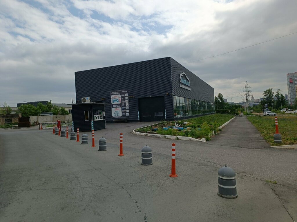 Oto yıkama Avtomaticheskaya konvejernaya mojka, Çeliabinsk, foto