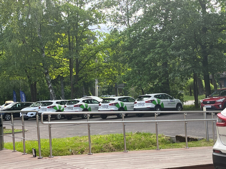 Otoparklar Parking lot, Saint‑Petersburg, foto