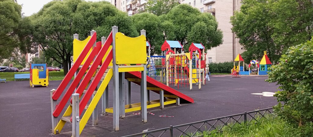 Oyun alanı Playground, Saint‑Petersburg, foto