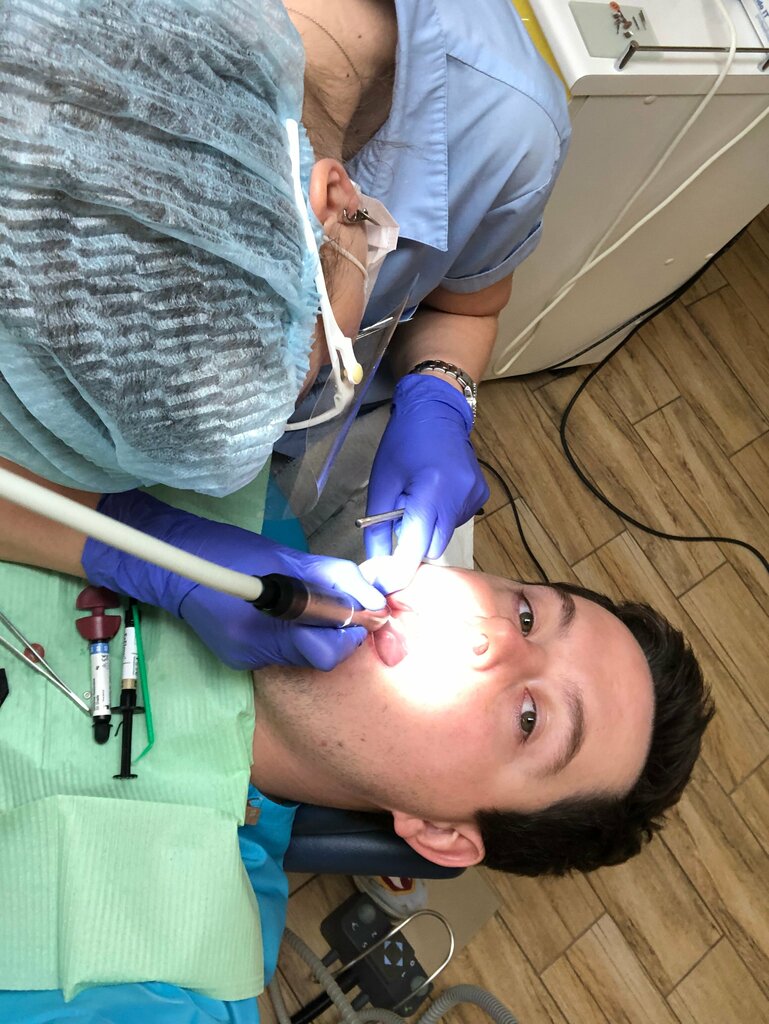 Özel ağız ve diş sağlığı klinikleri ve muayenehaneleri Dental Servis, Maykop, foto