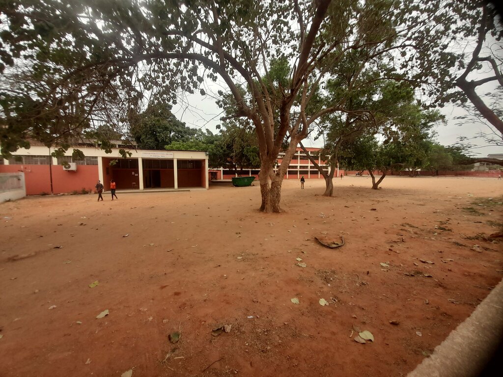 Ortaokul Escola Ngola Mbandi, Loanda, foto