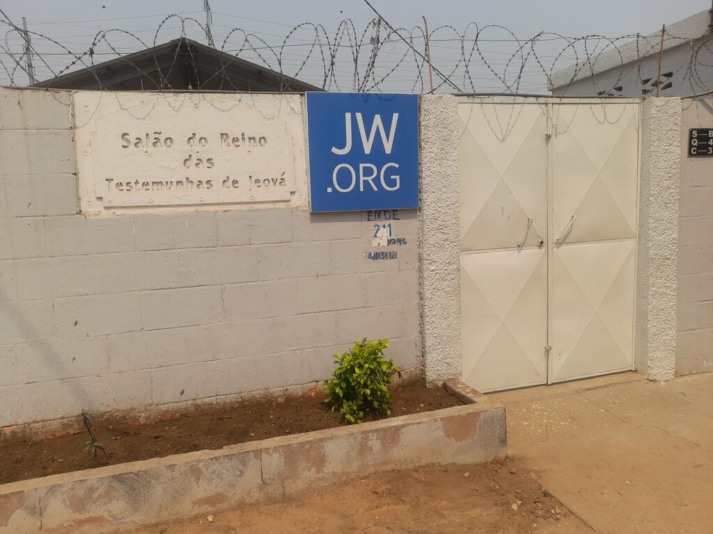 Dini dernekler Salão do Reino das Tesgeminhas de Jeová, Loanda, foto