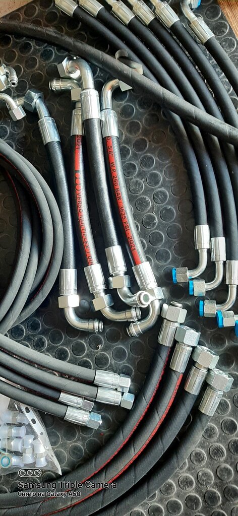 Kollar ve hortumlar High pressure hoses, Korenovsk, foto