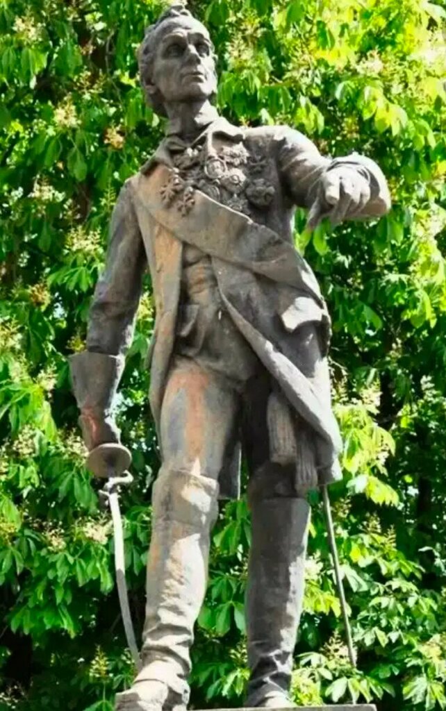 Anıt, heykel А.В. Суворов, Kobrin, foto