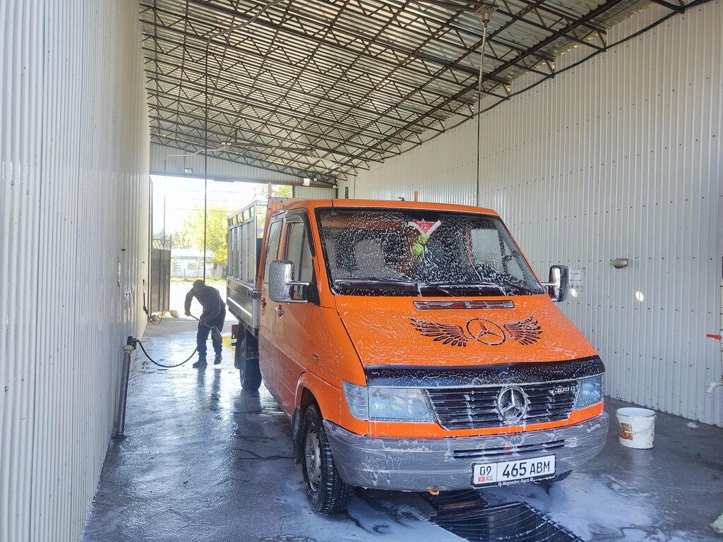 Oto yıkama Кереге, Issık Göl İli, foto