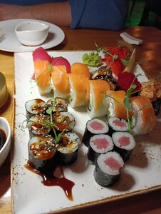 Minami (Komendantskiy Avenue No:56к1), suşi restoranı  Saint‑Petersburg'dan