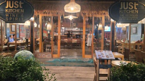 Restoran Just Kitchen Georgian Restaurant, Bali, foto
