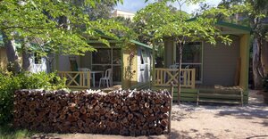 Camping La Cle des Champs (Haute-Corse, Arrondissement de Calvi, Calvi, Route de Pietramaggiore), otel  Calvi'den