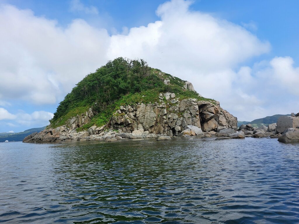 Turistik yerler остров Таранцева, Primoriye, foto