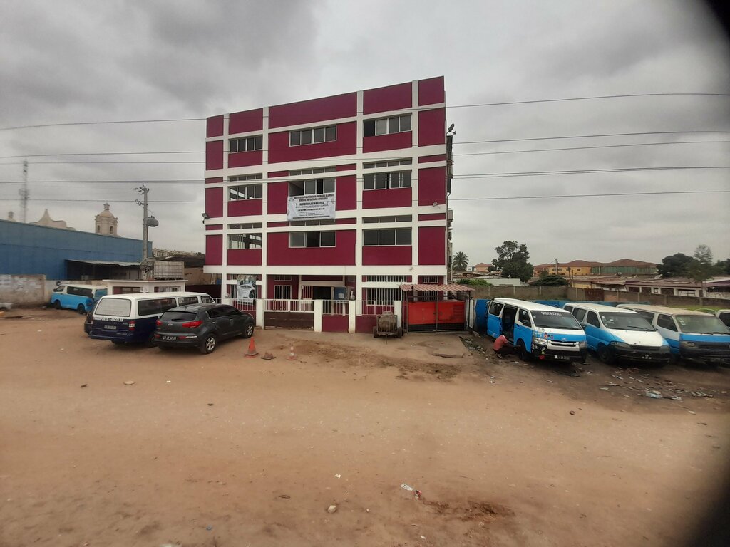 Yüksekokul Colégio Ulumbo, Loanda, foto