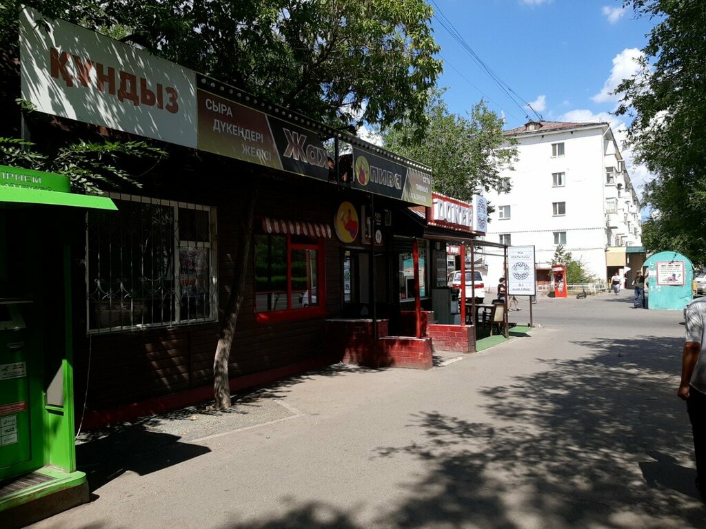 Bira dükkanı Zhazda piva, Astana, foto