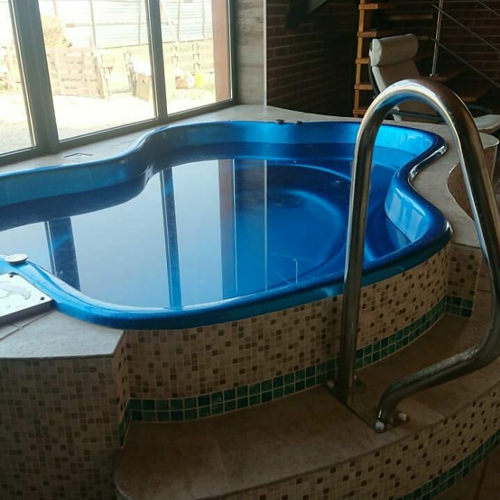 Yüzme havuzları Эра бассейнов, Elista, foto