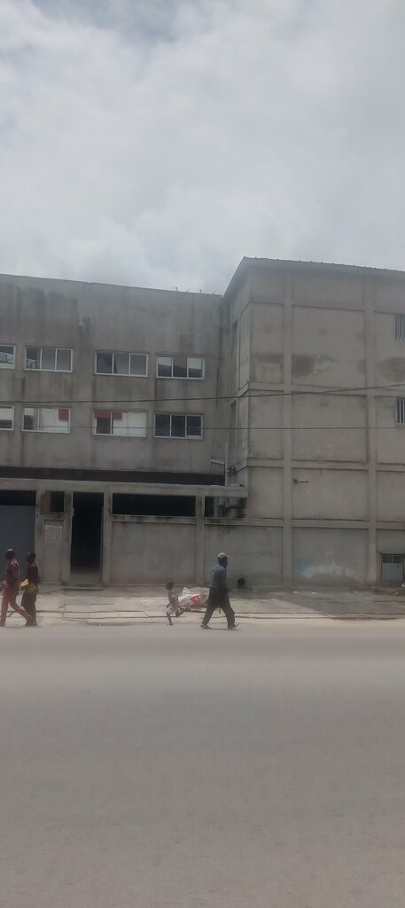 Protestan kilisesi Evangelical Church of the Assemblies of God of Koumassi Center, Abican, foto