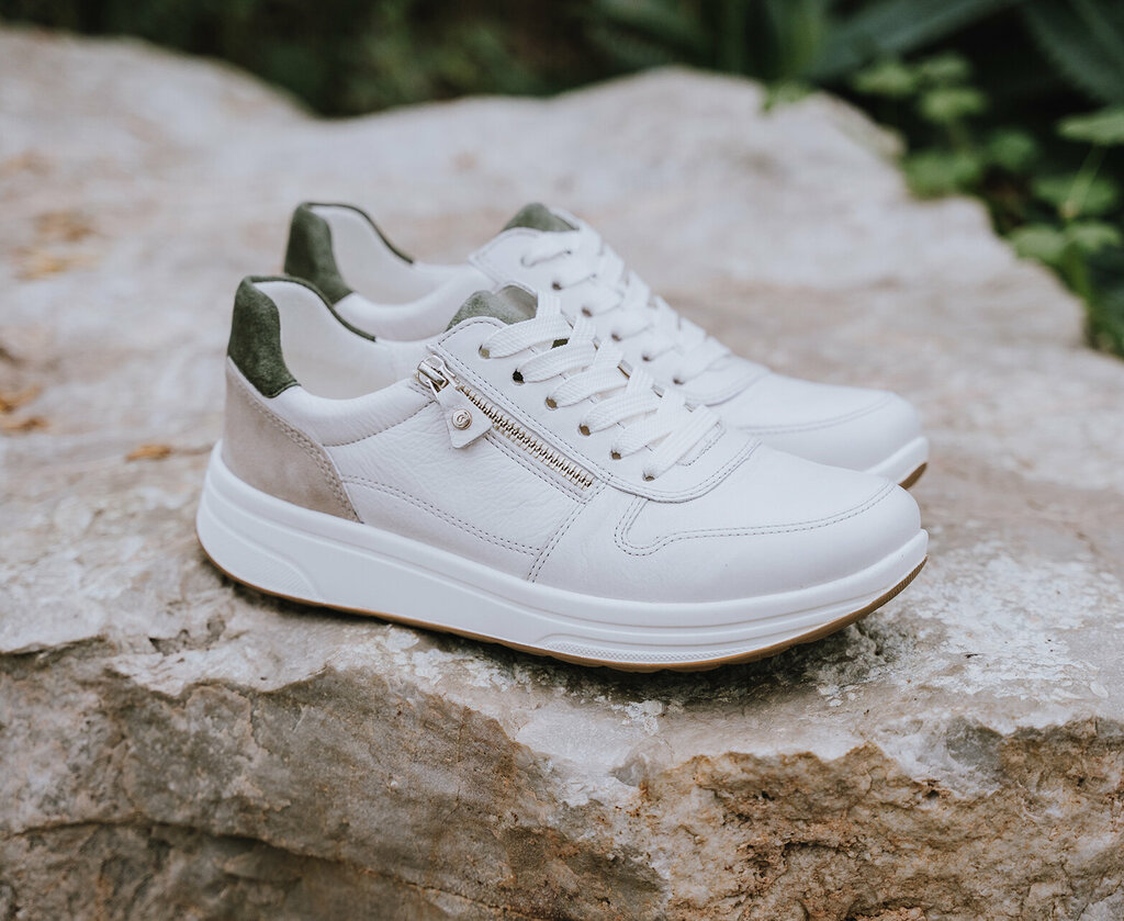 Ayakkabı mağazaları Soho, Simferopol (Akmescit), foto