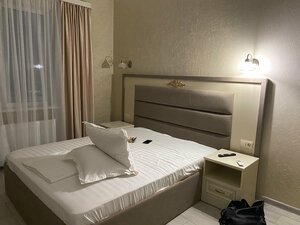 Amaro (Neftegorskaya ulitsa No:26А, Bataysk), otel  Bataysk'tan