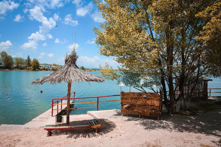 Plaj Davoyi Mot, Geğarkunik, foto