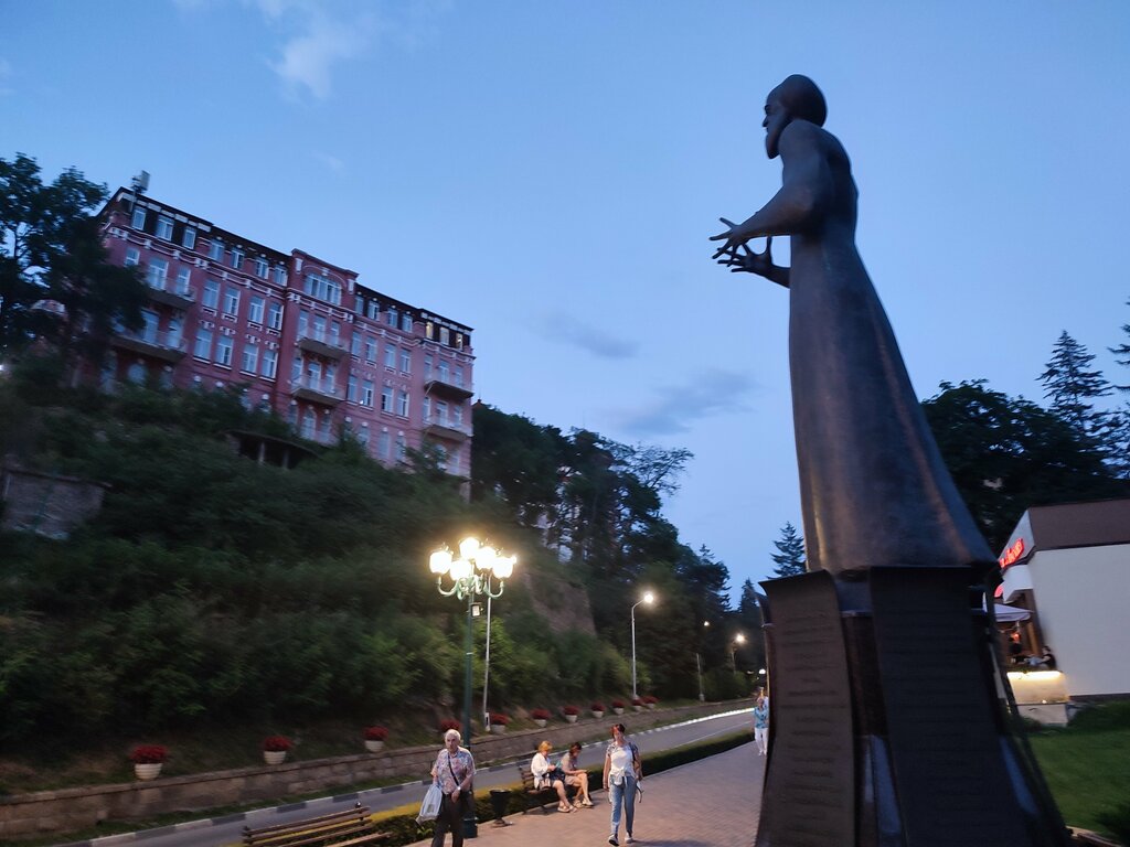 Park, sokak heykeli Памятник Ф. И. Шаляпину, Kislovodsk, foto