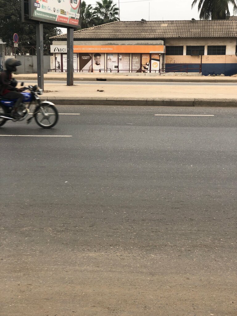 Banka Banco de Comércio e Indústria, Loanda, foto