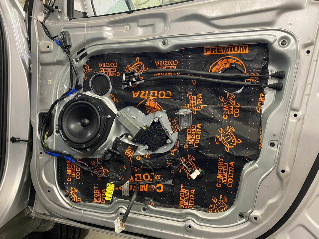 Oto ses sistemleri Dk Autolab, Saint‑Petersburg, foto