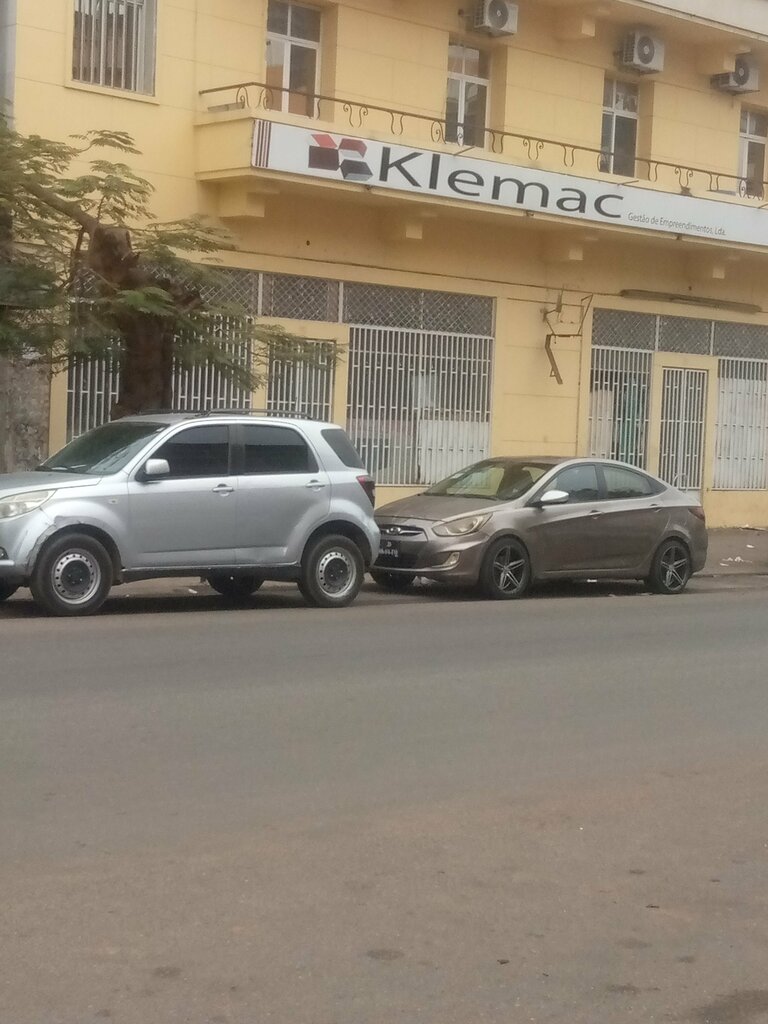 Banka Banco Comercial do Huambo, Loanda, foto