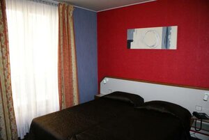 Hôtel Du Maine (Rue Maison Dieu No:16, 14e Arrondissement), otel  Paris'ten