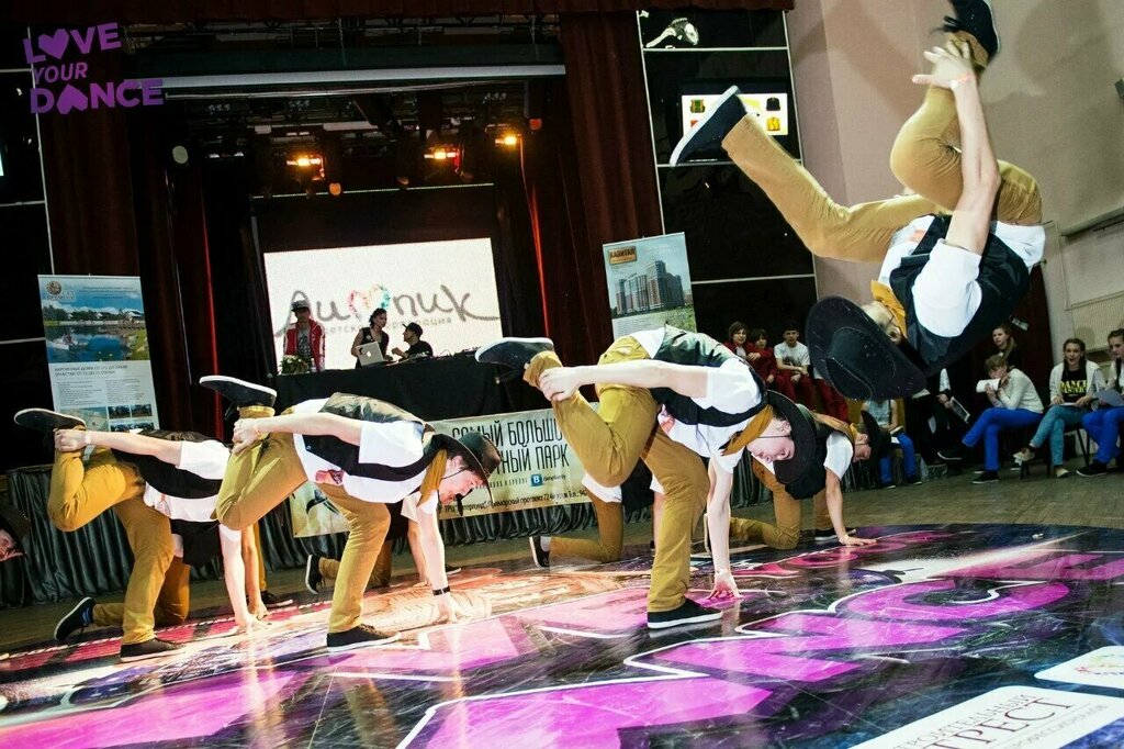 Dans okulları Extreme dance academy, Saint‑Petersburg, foto