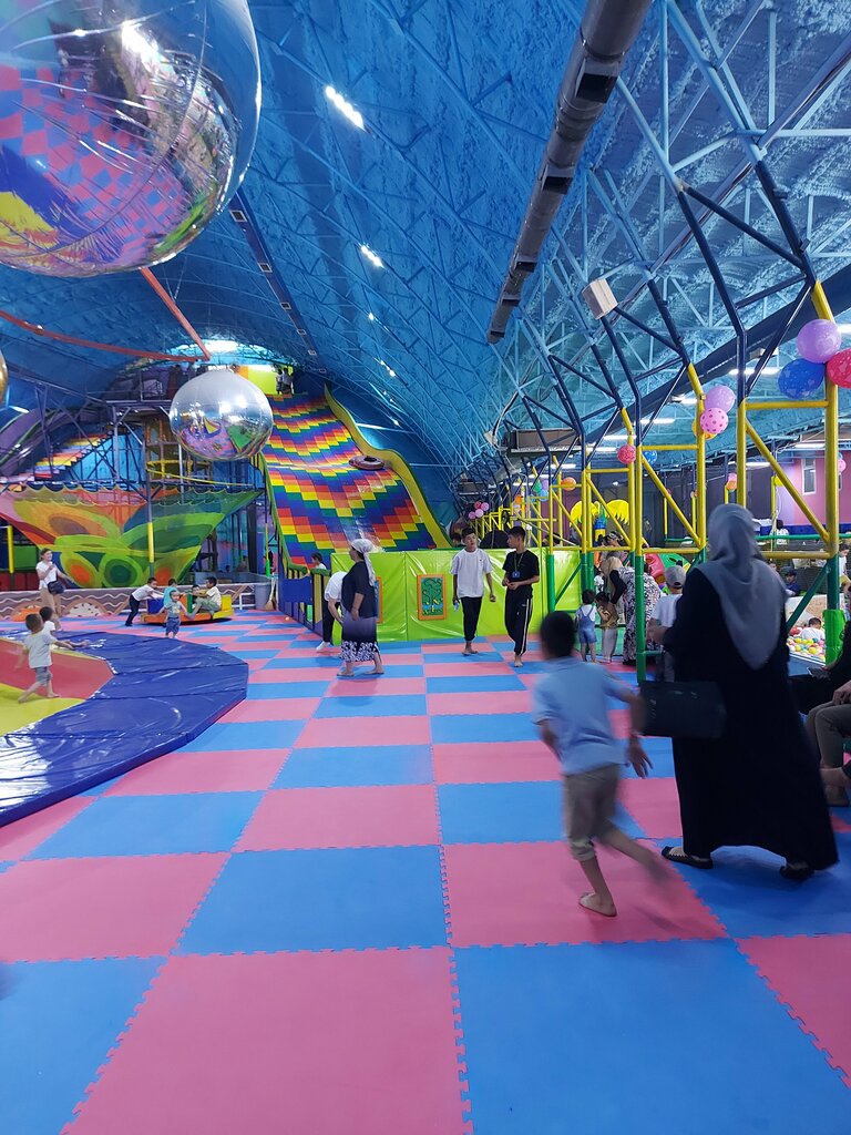 Eğlence merkezleri Luna Park, Celalabat, foto